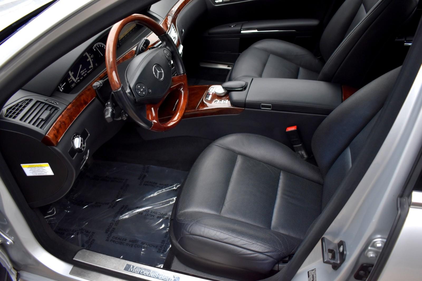 Silver 2008 Mercedes S550 Interior