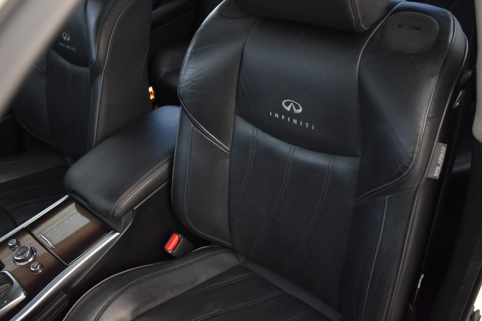 2022 Infiniti M37 Interior